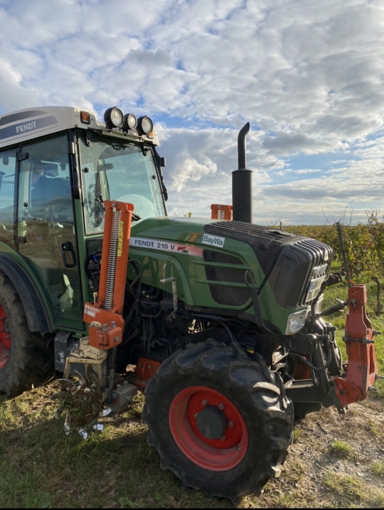 Dienstleistungen - Weinbau Lucas Dürr - Vollernter Talheim